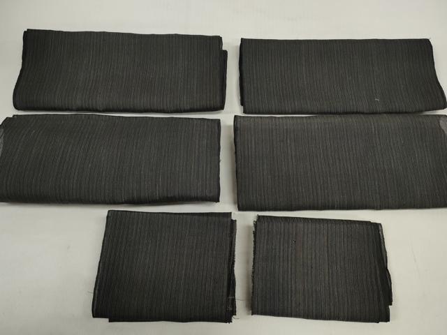 ■■■　サイズ　■■■ 長さ　　着尺分あり 幅　　　約36.5cm ■■■　商品詳細　■■■ 【麻】 状態は接写画像のように表地所々に薄い汚れ、穴開きがございます。 大変上質な逸品の上布(麻)になります。 お安く出品致しますので、是非この機...