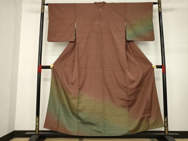 ■■■　サイズ　■■■ 身丈 155cm（肩から） 裄丈 62cm 袖丈 50cm　縫込み 4.5cm 袖幅 32cm 前幅 23cm 後幅 28cm 着物縫いこみ 内揚げ 5cm 裄 お袖側 約3cm　身頃側 約4cm ■■■　商品詳細　...
