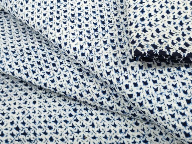 ■■■　サイズ　■■■ 長さ　　着尺分あり 幅　　　約34.5cm ※幅は、最大に伸ばした状態で計測をしております。 ご理解の上、ご入札お願いいたします。 ■■■　商品詳細　■■■ 【綿・未使用】 状態は接写画像のように表地所々にヤケ・薄い...