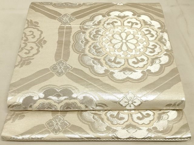■■■　サイズ　■■■ 長さ 440cm 幅 31cm程 ■■■　商品詳細　■■■ 【正絹・未仕立て・芯あり】 詳細に関しましては、画像をご確認ください。 大変上質な逸品になります。 お安く出品致しますので、是非この機会にいかがでしょうか？...