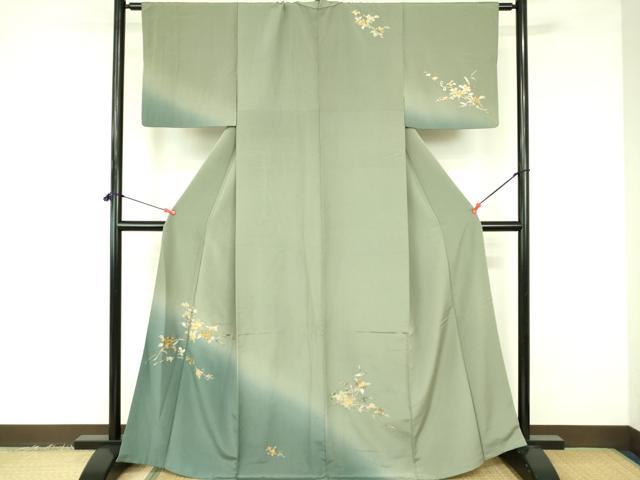 ■■■　サイズ　■■■ 身丈 166cm（肩から） 裄丈 62cm 袖丈 44.5cm　縫込み 4cm 袖幅 32cm 前幅 25cm 後幅 30cm 着物縫いこみ 内揚げ 7cm 裄 お袖側 約2cm　身頃側 約2cm ■■■　商品詳細　...