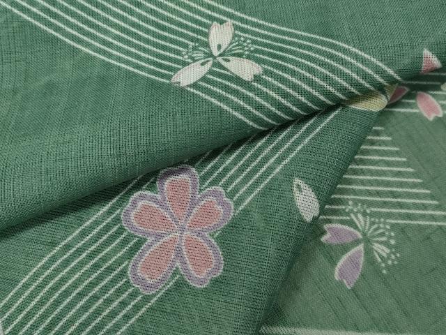 ■■■　サイズ　■■■ 身丈 161cm（肩から） 裄丈 65cm 袖丈 49.5cm　縫込み 2cm 袖幅 33.5cm 前幅 24.5cm 後幅 30cm 着物縫いこみ 内揚げ 0cm 裄 お袖側 約2cm　身頃側 約3.5cm ■■■...