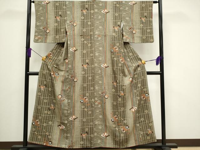 ■■■　サイズ　■■■ 身丈 154cm（肩から） 裄丈 64cm 袖丈 47cm　縫込み 4cm 袖幅 32cm 前幅 22.5cm 後幅 28cm 着物縫いこみ 内揚げ 3cm 裄 お袖側 約3cm　身頃側 約4cm ■■■　商品詳細　...