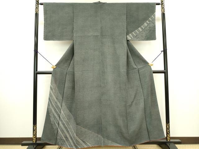 ■■■　サイズ　■■■ 身丈 157cm（肩から） 裄丈 62cm 袖丈 43.5cm　縫込み 4cm 袖幅 32cm 前幅 23.5cm 後幅 29cm 着物縫いこみ 内揚げ 4cm 裄 お袖側 約2cm　身頃側 約3cm ■■■　商品詳...