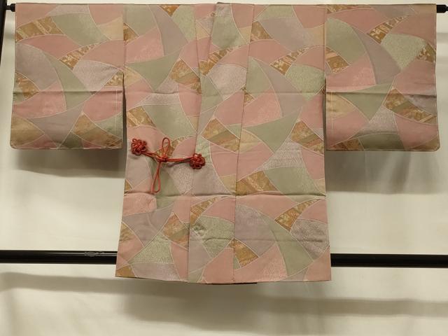 ■■■　サイズ　■■■ 身丈 82.5cm（肩から） 裄丈 64.5cm 袖丈 45cm　縫込み 6cm 袖幅 33cm 前幅 28cm 後幅 29cm 裄 お袖側 約2.5cm　身頃側 約3cm ■■■　商品詳細　■■■ 【正絹・未使用】...