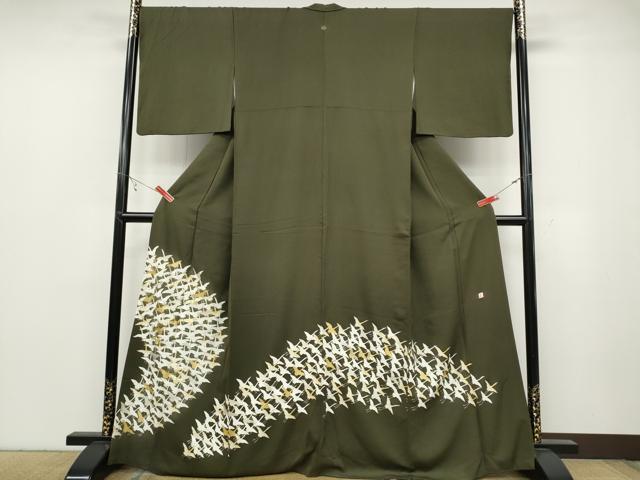 ■■■　サイズ　■■■ 身丈 167cm（肩から） 裄丈 68cm 袖丈 49cm　縫込み 8cm 袖幅 34cm 前幅 25cm 後幅 31cm 着物縫いこみ 内揚げ 6cm 裄 お袖側 約2.5cm　身頃側 約2cm ■■■　商品詳細　...