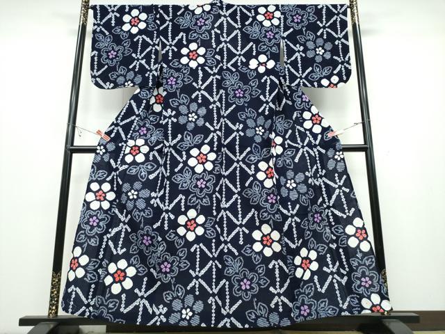 ■■■　サイズ　■■■ 身丈 157cm（肩から） 裄丈 67cm 袖丈 47cm　縫込み 4cm 袖幅 35cm 前幅 25cm 後幅 30cm 着物縫いこみ 内揚げ 0cm 裄 お袖側 約1.5cm　身頃側 約2cm ■■■　商品詳細　...