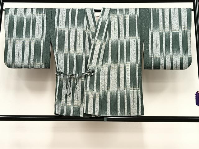 ■■■　サイズ　■■■ 身丈 76.5cm（肩から） 裄丈 66cm 袖丈 44cm　縫込み 4.5cm 袖幅 33cm 前幅 28.5cm 後幅 31.5cm 裄 お袖側 約3.5cm　身頃側 約2.5cm ■■■　商品詳細　■■■ 【正...