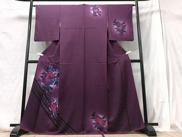 ■■■　サイズ　■■■ 身丈 164cm（肩から） 裄丈 63cm 袖丈 51cm　縫込み 3.5cm 袖幅 32cm 前幅 25.5cm 後幅 30cm 着物縫いこみ 内揚げ 0cm 裄 お袖側 約4cm　身頃側 約3cm ■■■　商品詳...