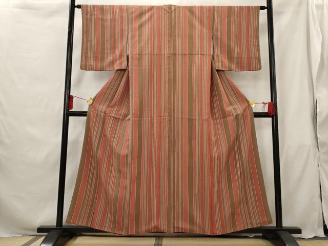 ■■■　サイズ　■■■ 身丈 156cm（肩から） 裄丈 63cm 袖丈 48cm　縫込み 5cm 袖幅 32cm 前幅 23cm 後幅 28.5cm 着物縫いこみ 内揚げ 0cm 裄 お袖側 約3.5cm　身頃側 約5.5cm ■■■　商...