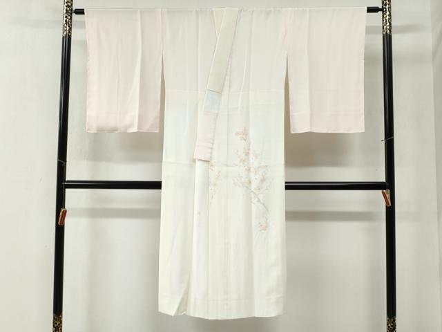 ■■■　サイズ　■■■ 身丈 132cm（肩から） 裄丈 65.5cm 袖丈 56cm　縫込み 8cm 袖幅 34cm 前幅 26.5cm 後幅 30cm 着物縫いこみ 内揚げ 5cm 裄 お袖側 約2cm　身頃側 約3cm ■■■　商品詳...