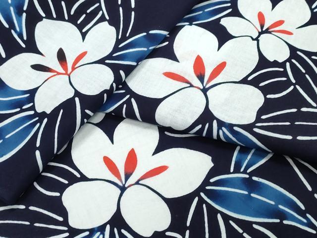 ■■■　サイズ　■■■ 身丈 148cm（肩から） 裄丈 63cm 袖丈 45cm　縫込み 3cm 袖幅 33cm 前幅 23cm 後幅 29cm 着物縫いこみ 内揚げ 0cm 裄 お袖側 約3.5cm　身頃側 約5cm ■■■　商品詳細　...