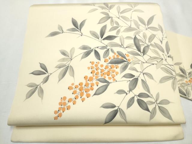 ■■■　サイズ　■■■ 長さ 361cm 幅 30cm程 ■■■　商品詳細　■■■ 【正絹】 状態は接写画像のように表地所々・胴回り〜手先に汚れがございます。 大変上質な逸品になりますのでぜひお手入れをされてお召しになられてはいかがでしょう...