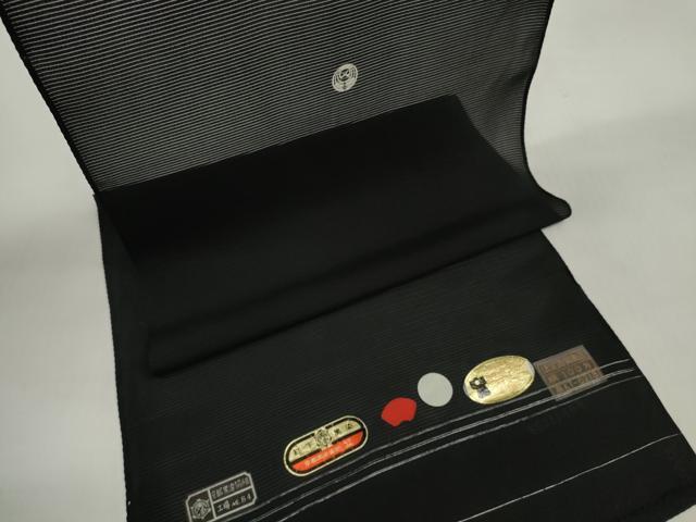 ■■■　サイズ　■■■ 長さ　　着尺分あり 幅　　　約37cm ■■■　商品詳細　■■■ 【正絹・紋付き・未使用】 状態は接写画像のように裏面所々に薄い汚れがございます。 大変上質な逸品になります。 お安く出品致しますので、是非この機会にい...