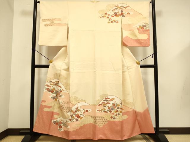 ■■■　サイズ　■■■ 身丈 157cm（肩から） 裄丈 64.5cm 袖丈 54.5cm　縫込み 5cm 袖幅 32cm 前幅 24.5cm 後幅 30cm 着物縫いこみ 内揚げ 4cm 裄 お袖側 約3cm　身頃側 約1cm ■■■　商...