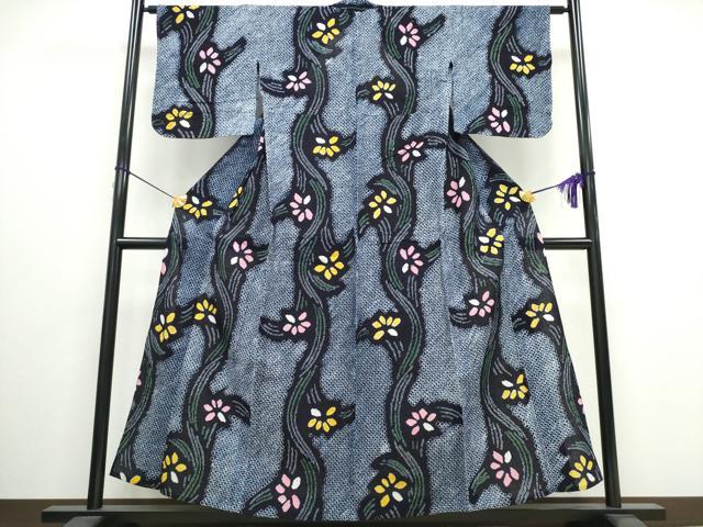 ■■■　サイズ　■■■ 身丈 155cm（肩から） 裄丈 66.5cm 袖丈 46cm　縫込み 2cm 袖幅 33.5cm 前幅 26cm 後幅 31cm 着物縫いこみ 内揚げ 0cm 裄 お袖側 約1.5cm　身頃側 約1cm ■■■　商...