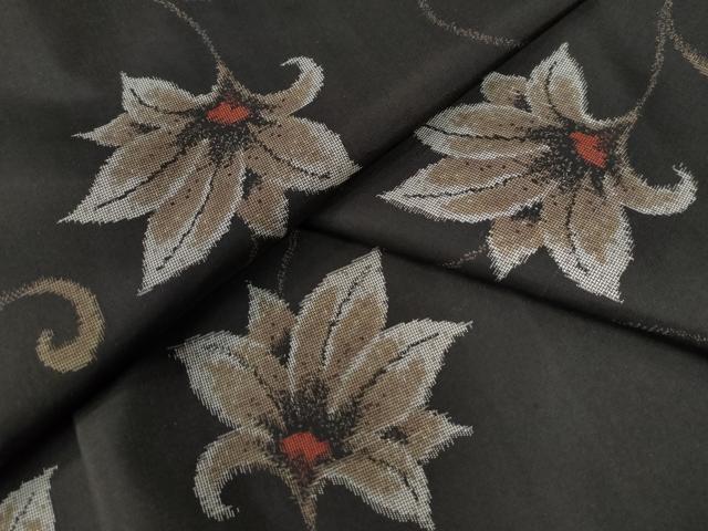 ■■■　サイズ　■■■ 身丈 153cm（肩から） 裄丈 67cm 袖丈 47cm　縫込み 4cm 袖幅 34cm 前幅 24.5cm 後幅 31cm 着物縫いこみ 内揚げ 0cm 裄 お袖側 約3cm　身頃側 約2.5cm ■■■　商品詳...