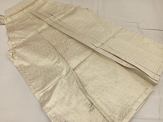 ■■■　サイズ　■■■ 紐下丈　約86cm ■■■　商品詳細　■■■ 【交織】 状態は接写画像のように脇に解けがございますが その他特に目立ったシミ汚れなどもなく大変良い状態です。 大変上質な逸品になります。 お安く出品致しますので、是非こ...