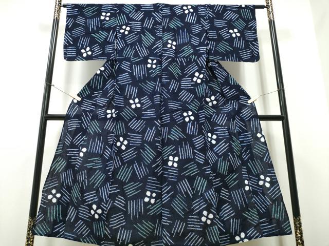 ■■■　サイズ　■■■ 身丈 149.5cm（肩から） 裄丈 64cm 袖丈 43cm　縫込み 2.5cm 袖幅 34cm 前幅 24cm 後幅 30.5cm 着物縫いこみ 内揚げ 0cm 裄 お袖側 約0cm　身頃側 約0cm ■■■　商...