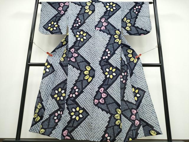 ■■■　サイズ　■■■ 身丈 153.5cm（肩から） 裄丈 65.5cm 袖丈 44cm　縫込み 2.5cm 袖幅 34.5cm 前幅 24.5cm 後幅 30cm 着物縫いこみ 内揚げ 0cm 裄 お袖側 約2cm　身頃側 約3cm ■...