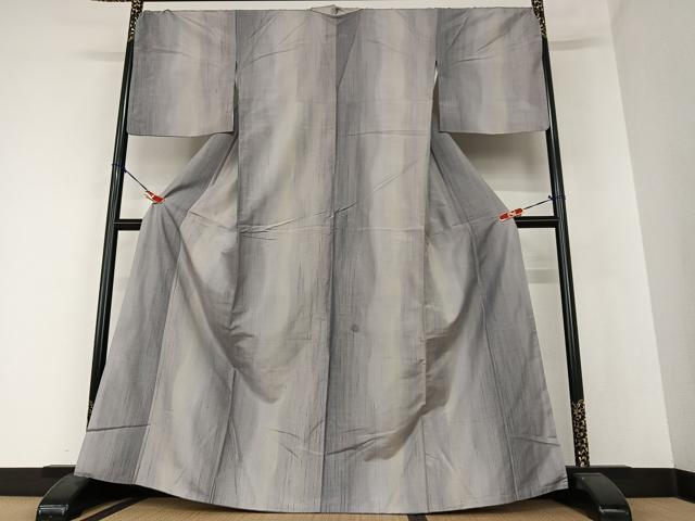 ■■■　サイズ　■■■ 身丈 164cm（肩から） 裄丈 67cm 袖丈 49cm　縫込み 5cm 袖幅 35cm 前幅 24.5cm 後幅 29.5cm 着物縫いこみ 内揚げ 7cm 裄 お袖側 約2cm　身頃側 約1cm ■■■　商品詳...