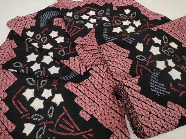 ■■■　サイズ　■■■ 長さ　　着尺分あり 幅　　　約37cm ■■■　商品詳細　■■■ 【綿・未使用】 状態は特に目立ったシミ汚れなどもなく大変良い状態です。 人気の高い“有松鳴海絞り”の浴衣でございます。 “鳴海絞り”ならではの表情を生...