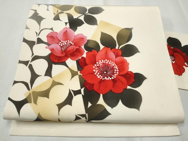 ■■■　サイズ　■■■ 長さ 359cm 幅 31.5cm程 ■■■　商品詳細　■■■ 【正絹】 状態は接写画像のように表地所々・裏地・前柄・胴回り〜手先に汚れがございます。 大変上質な逸品になりますのでぜひお手入れをされてお召しになられて...