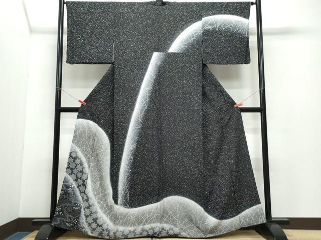 ■■■　サイズ　■■■ 身丈 161.5cm（肩から） 裄丈 65cm 袖丈 46.5cm　縫込み 5cm 袖幅 33.5cm 前幅 24.5cm 後幅 30.5cm 着物縫いこみ 内揚げ 7cm 裄 お袖側 約2cm　身頃側 約2.5cm...