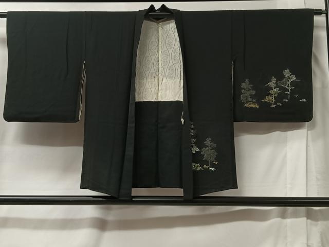 ■■■　サイズ　■■■ 身丈 72.5cm（肩から） 裄丈 63cm 袖丈 47cm　縫込み 5cm 袖幅 32.5cm 前幅 19cm 後幅 29cm 裄 お袖側 約2cm　身頃側 約2cm ■■■　商品詳細　■■■ 【正絹・一つ紋】 状...