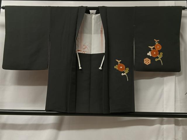 ■■■　サイズ　■■■ 身丈 75.5cm（肩から） 裄丈 64cm 袖丈 48cm　縫込み 6cm 袖幅 32cm 前幅 17cm 後幅 28cm 裄 お袖側 約2cm　身頃側 約2.5cm ■■■　商品詳細　■■■ 【正絹】 状態は接写...