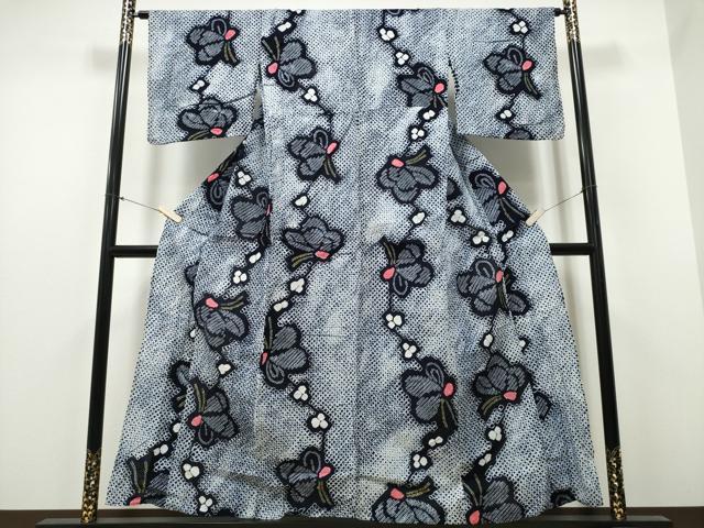 ■■■　サイズ　■■■ 身丈 156.5cm（肩から） 裄丈 66.5cm 袖丈 46cm縫込み 5cm 袖幅 36cm 前幅 25cm 後幅 30cm 着物縫いこみ 内揚げ 0cm 裄 お袖側 約0cm　身頃側 約3cm ■■■　商品詳細...