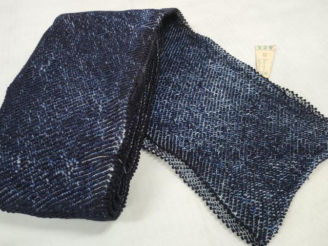 ■■■　サイズ　■■■ 長さ　　着尺分あり 幅　　　約14.5cm ■■■　商品詳細　■■■ 【綿・未使用】 状態は接写画像のように表地所々・裏面にアクがございます。 人気の高い“有松鳴海絞り”の浴衣でございます。 “鳴海絞り”ならではの表...