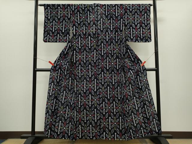 ■■■　サイズ　■■■ 身丈 155cm（肩から） 裄丈 64cm 袖丈 46cm　縫込み 2cm 袖幅 32cm 前幅 23.5cm 後幅 30cm 着物縫いこみ 内揚げ 0cm 裄 お袖側 約3cm　身頃側 約2.5cm ■■■　商品詳...