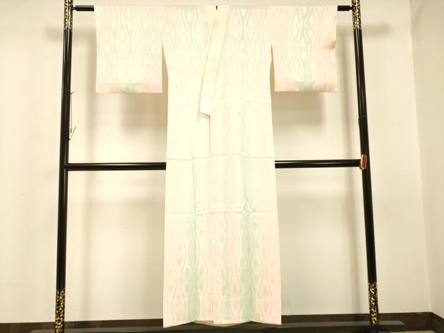 ■■■　サイズ　■■■ 身丈 148cm（肩から） 裄丈 61.5cm 袖丈 42.5cm　縫込み 4.5cm 袖幅 31.5cm 前幅 24cm 後幅 30cm 着物縫いこみ 内揚げ 2cm 裄 お袖側 約2cm　身頃側 約3cm ■■■...