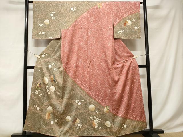 ■■■　サイズ　■■■ 身丈 156cm（肩から） 裄丈 64cm 袖丈 45cm　縫込み 6cm 袖幅 34cm 前幅 24cm 後幅 30cm 着物縫いこみ 内揚げ 6cm 裄 お袖側 約2cm　身頃側 約3cm ■■■　商品詳細　■■...