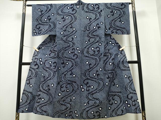 ■■■　サイズ　■■■ 身丈 145cm（肩から） 裄丈 64.5cm 袖丈 45cm　縫込み 2.5cm 袖幅 33.5cm 前幅 25.5cm 後幅 31.5cm 着物縫いこみ 内揚げ 0cm 裄 お袖側 約1cm　身頃側 約2.5cm...