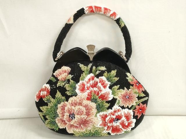 ■■■　サイズ　■■■ 横　　約24cm 縦　　約31cm（持ち手まで） 厚さ　約5.5cm ■■■　商品詳細　■■■ 状態はあまり目立ちませんが、表地に糸の緩みがございます。 大変上質な逸品になります。 お安く出品致しますので、是非この機...