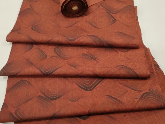 ■■■　サイズ　■■■ 長さ　着尺分あり幅 38cm程 ■■■　商品詳細　■■■ 【正絹・未使用】 状態は特に目立ったシミ汚れなどもなく大変良い状態です。 大変上質な逸品になります。 お安く出品致しますので、是非この機会にいかがでしょうか？...