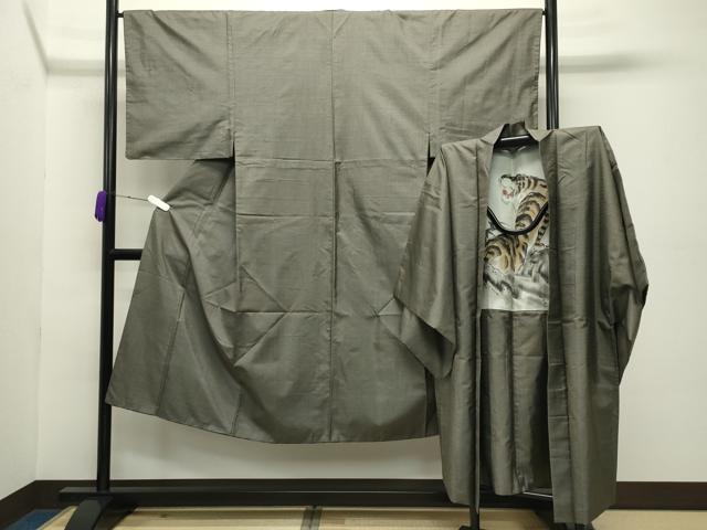 ■■■　サイズ　■■■ 【着物】 身丈 137.5cm（肩から） 裄丈 67cm 袖丈 49cm　縫込み 4.5cm 袖幅 35cm 前幅 25cm 後幅 30.5cm 着物縫いこみ 内揚げ 9.5cm 裄 お袖側 約1cm　身頃側 約3c...