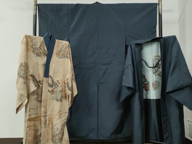 ■■■　サイズ　■■■ 【着物】 身丈 151cm（肩から） 裄丈 66.5cm 袖丈 48.5cm　縫込み 3cm 袖幅 34cm 前幅 25cm 後幅 31cm 着物縫いこみ 内揚げ 6cm 裄 お袖側 約2cm　身頃側 約2cm 【羽...