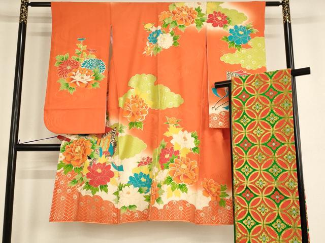 ■■■　サイズ　■■■ 【祝着】 身丈 117.5cm（肩から） 裄丈 55.5cm（肩上げ　0cm） 袖丈 72cm　縫込み 4.5cm 袖幅 30.5cm 前幅 21cm 後幅 26.5cm 着物縫いこみ 内揚げ 0cm （腰上げ　0c...