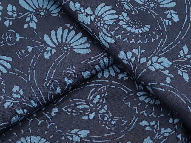 ■■■　サイズ　■■■ 身丈 157.5cm（肩から） 裄丈 63cm 袖丈 44cm　縫込み 6cm 袖幅 33cm 前幅 25cm 後幅 29cm 着物縫いこみ 内揚げ 5cm 裄 お袖側 約4cm　身頃側 約6cm ■■■　商品詳細　...