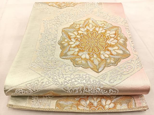 ■■■　サイズ　■■■ 長さ 424cm 幅 31cm程 ■■■　商品詳細　■■■ 【正絹】 詳細に関しましては、画像をご確認ください。 大変上質な逸品になります。 お安く出品致しますので、是非この機会にいかがでしょうか？ ※汚れ等に関しま...