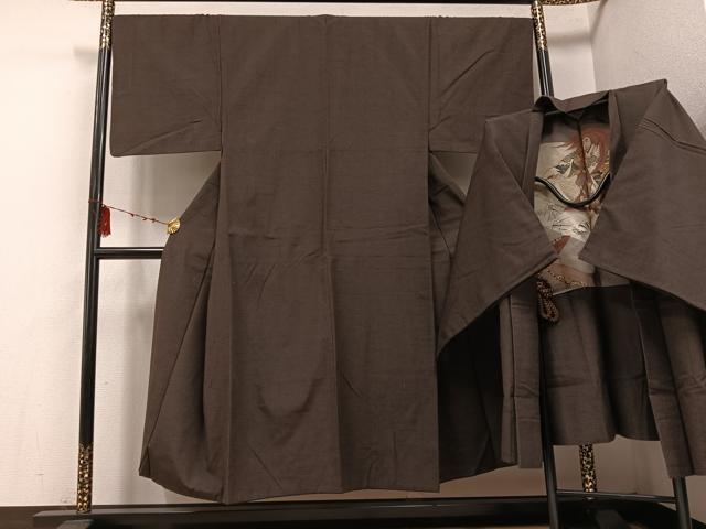 ■■■　サイズ　■■■ 【着物】 身丈 146.5cm（肩から） 裄丈 67.5cm 袖丈 47cm　縫込み 2cm 袖幅 34cm 前幅 28.5cm 後幅 32.5cm 着物縫いこみ 内揚げ 6cm 裄 お袖側 約1cm　身頃側 約0c...