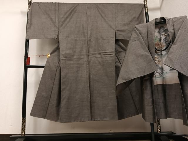 ■■■　サイズ　■■■ 【着物】 身丈 136.5cm（肩から） 裄丈 69cm 袖丈 47cm　縫込み 4cm 袖幅 35cm 前幅 27.5cm 後幅 30cm 着物縫いこみ 内揚げ 4cm 裄 お袖側 約2cm　身頃側 約2cm 【羽...