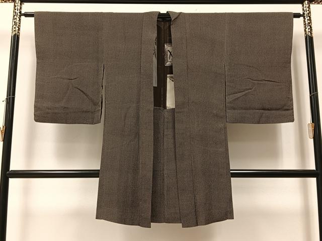 ■■■　サイズ　■■■ 身丈 99cm（肩から） 裄丈 62cm 袖丈 55cm　縫込み 4cm 袖幅 32cm 前幅 17cm 後幅 28cm 裄 お袖側 約1cm　身頃側 約2cm ■■■　商品詳細　■■■ 【正絹】 状態は接写画像のよ...