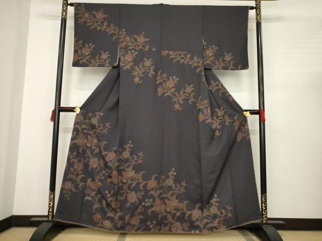 ■■■　サイズ　■■■ 身丈 158cm（肩から） 裄丈 63cm 袖丈 48cm　縫込み 9cm 袖幅 33cm 前幅 23.5cm 後幅 29cm 着物縫いこみ 内揚げ 6cm 裄 お袖側 約3.5cm　身頃側 約5cm ■■■　商品詳...