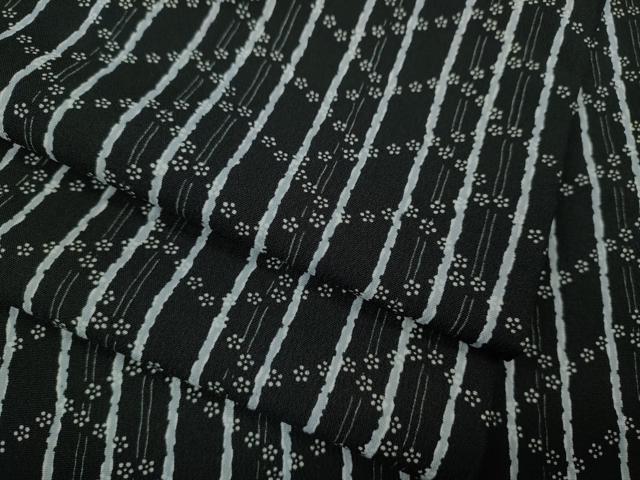 ■■■　サイズ　■■■ 身丈 161cm（肩から） 裄丈 64cm 袖丈 48.5cm　縫込み 1cm 袖幅 32cm 前幅 28cm 後幅 30cm 着物縫いこみ 内揚げ 2cm 裄 お袖側 約2cm　身頃側 約2cm ■■■　商品詳細　...