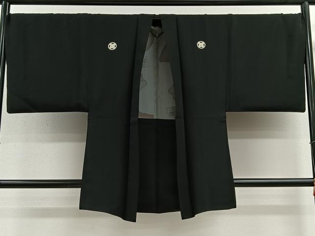 ■■■　サイズ　■■■ 身丈 88cm（肩から） 裄丈 71cm 袖丈 46.5cm　縫込み 5.5cm 袖幅 36cm 前幅 18cm 後幅 30.5cm 裄 お袖側 約3cm　身頃側 約1cm ■■■　商品詳細　■■■ 【正絹・五つ紋】...