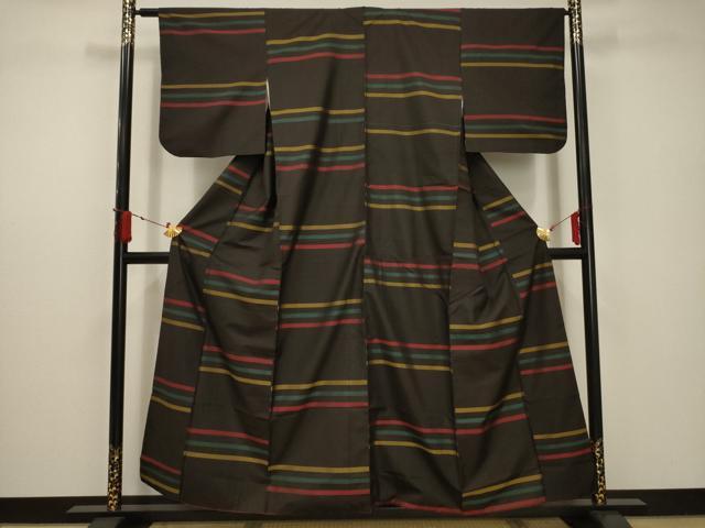 ■■■　サイズ　■■■ 身丈 153.5cm（肩から） 裄丈 63cm 袖丈 47.5cm　縫込み 3.5cm 袖幅 32.5cm 前幅 24.5cm 後幅 30.5cm 着物縫いこみ 内揚げ 4cm 裄 お袖側 約4cm　身頃側 約4.5...